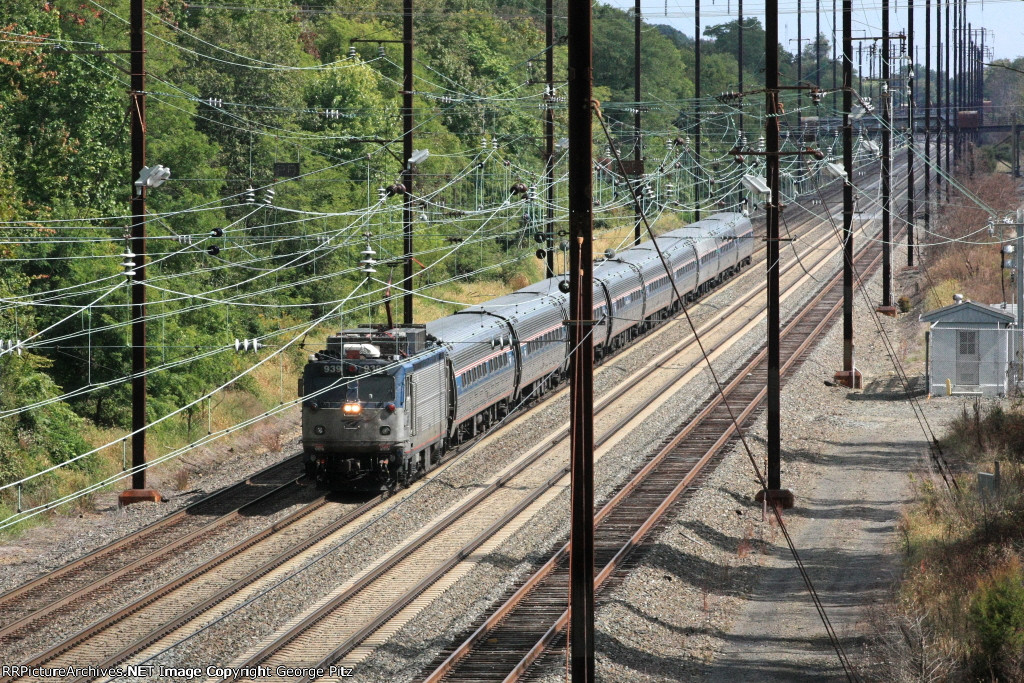 Amtrak train 141(27)